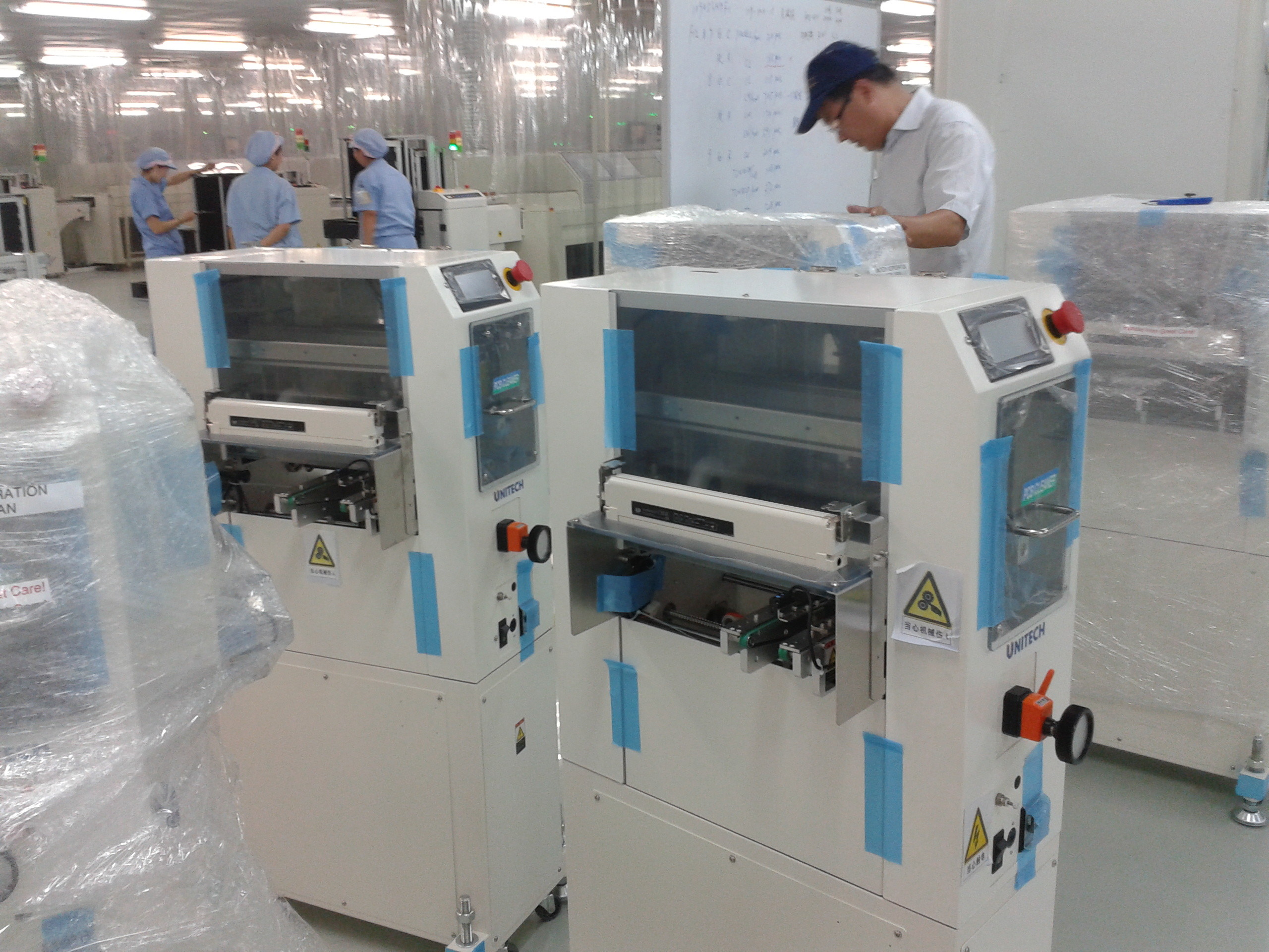 ESD Adhesive PCB Cleaning Machine 300mm Width Smt White Color